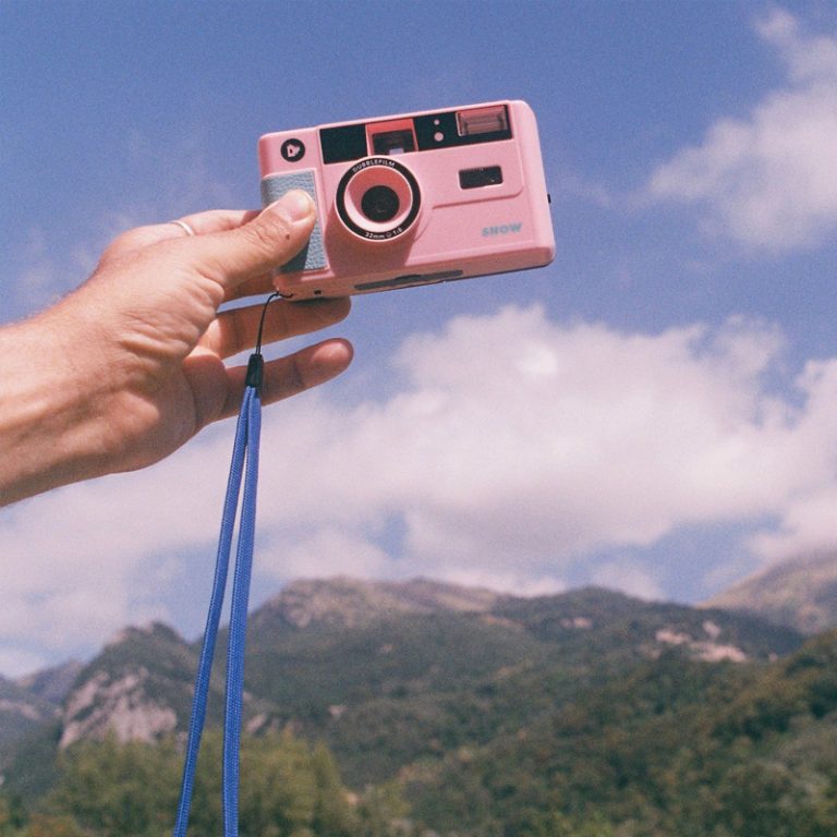 Dubblefilm Show 35mm Camera Pink - Parallax Photographic